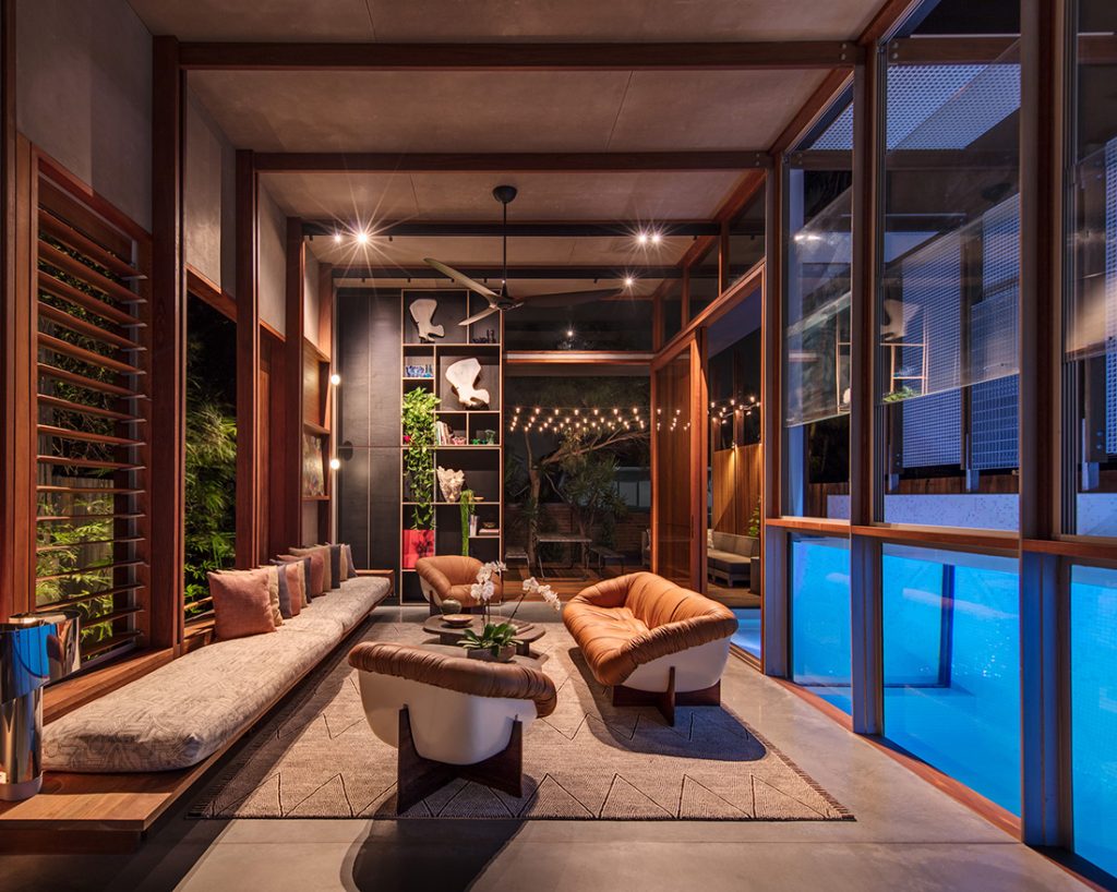 Performance & Compliance - Aneeta Sashless Windows